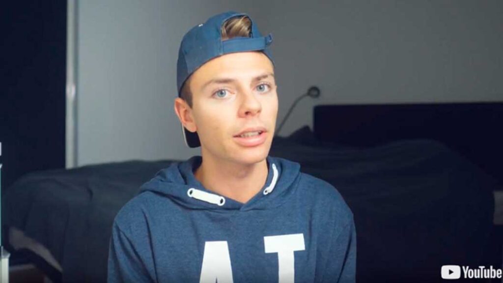 Dansk YouTube-stjerne springer ud - Out & About