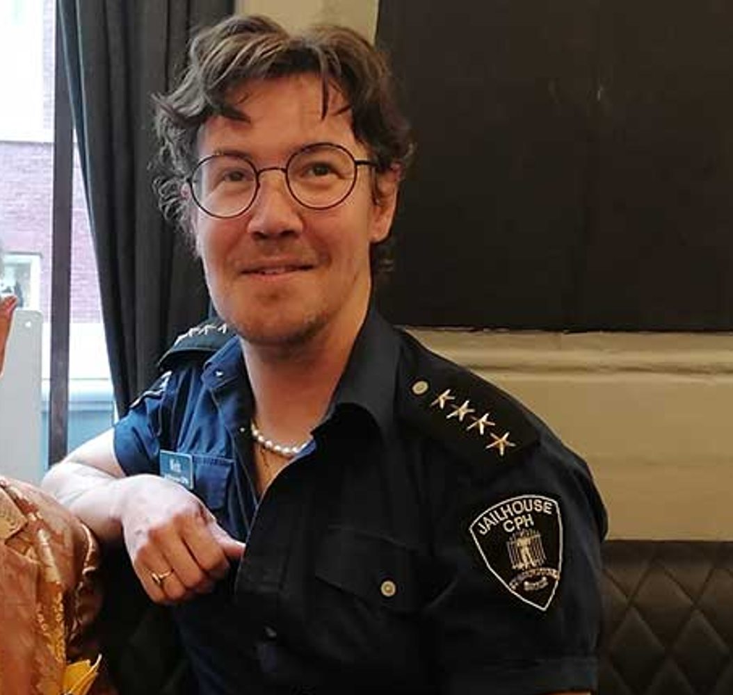 Når bomberne springer - Out & About