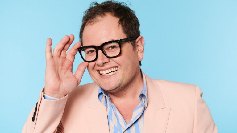 Glæd dig - Alan Carr kommer på besøg - Out & About